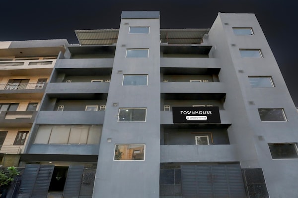 Super Townhouse Shahdara Near Yamuna Sports Complex - Delhi