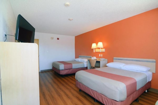 2 Full Beds - Palm Springs, CA
