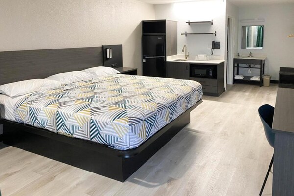 1 King Bed Mobil Access Tub Nsmk Kitchen - 슈거랜드