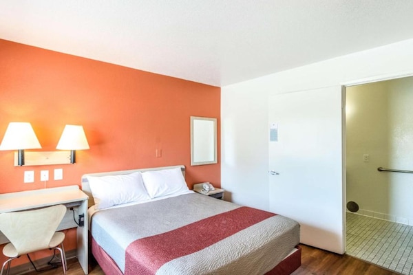 1 Full Bed  Ada/ri Shower/micfridge - Shasta Lake, CA