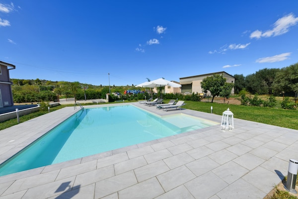 Villa Giugiò Mit Privatpool - Floridia