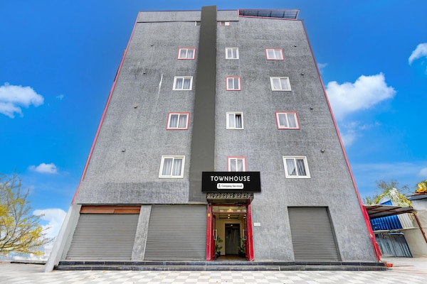 Super Townhouse Tirupati - Tirupati