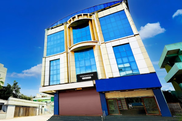 Super Townhouse Anantapur Near Srikantam Circle - Anantapur