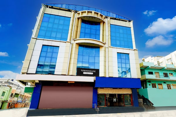 Super Townhouse Anantapur Near Srikantam Circle - Anantapur