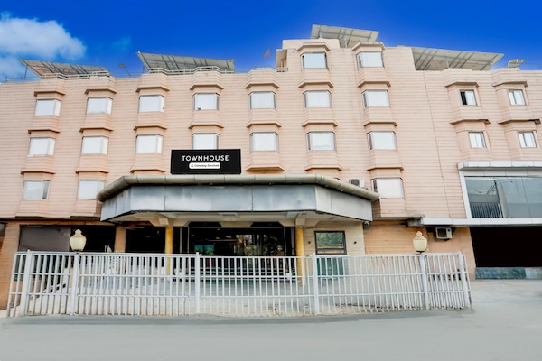 Townhouse Padav Square Gwalior Formerly Hotel Shelter - 瓜廖爾