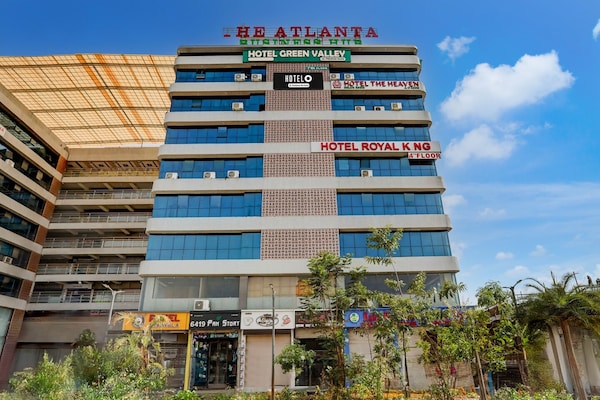 Super Hotel O Nana Chiloda Near Airport Formerly Green Valley - Ahmedabad