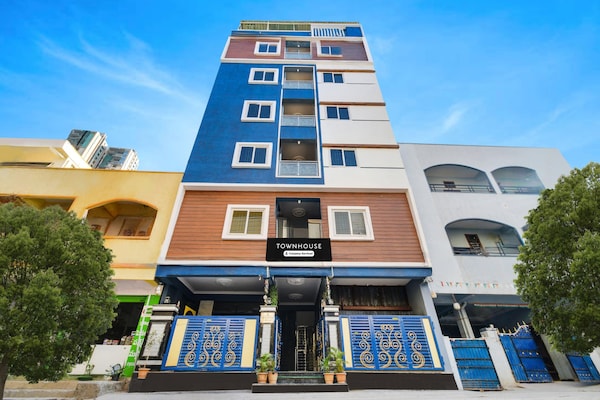 Super Townhouse Hitech City Near Yashoda Hospital - Hyderabad