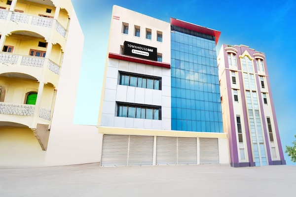 Super Townhouse Oak Santosh Nagar Hyderabad - Telangana