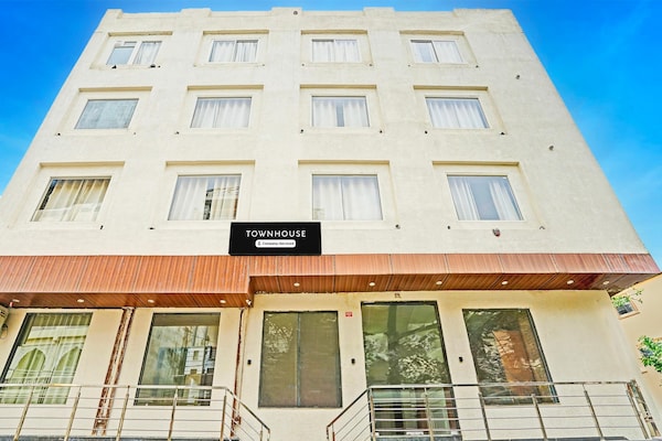Super Townhouse Collectorate Circle Formerly Ld Prime - Jaipur