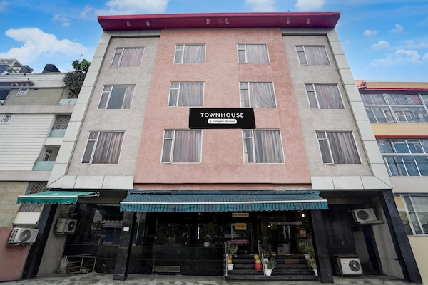 Super Townhouse Bani Park Formerly Aroma Residency - Jaipur
