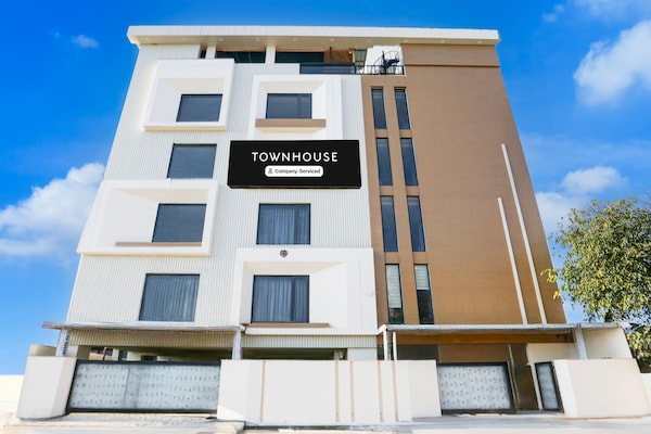 Super Townhouse Isbt Dehradun - Dehradun