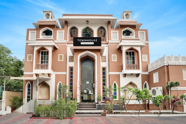 Super Townhouse Mansarovar Near Metro Station - Jaipur