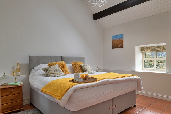 Moelis Granary - Wales