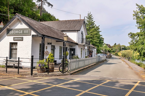 Toll Bridge Cottage - England