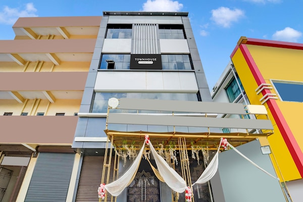 Super Townhouse Anisabad Near Mahavir Sansthan - Patna