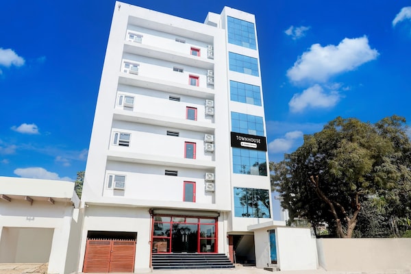 Super Townhouse Balua Road Pahadiya - Varanasi