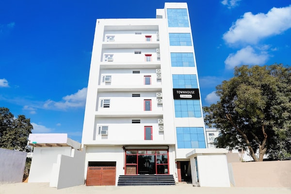 Super Townhouse Balua Road Pahadiya - Varanasi