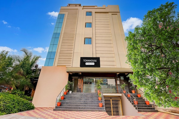 Super Townhouse Gajuwaka Centre - Visakhapatnam