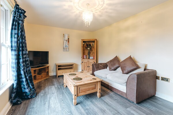 Netley Hall - Poppy - North Wales