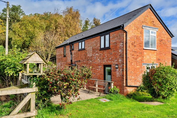 The Barn At Prowses Farm - Great Britain