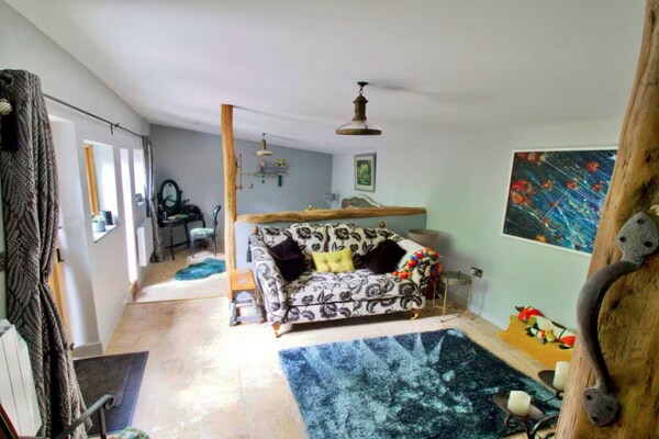 Hilltop Stable - Wiltshire