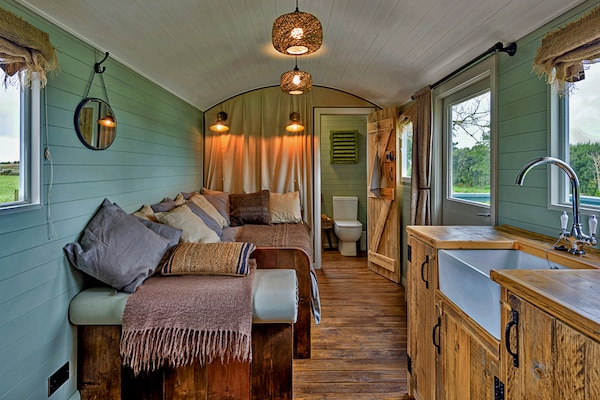 'Joan' Shepherds Hut - Wales