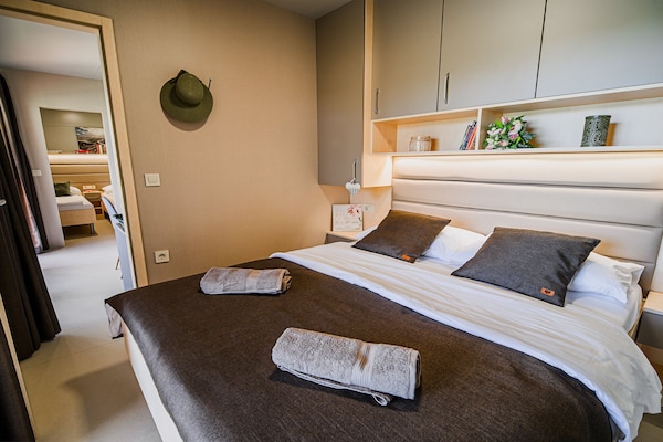 Lakeside Luxury Retreat Mobile Homes With Thermal Riviera Tickets - Three Bedroom Mobile Home 15\/014 - Eslovenia