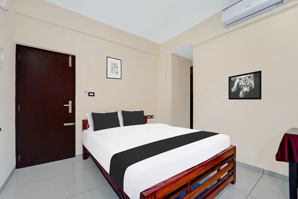 Super Townhouse Trivandrum Near Padmanabhaswamy Temple - Thiruvananthapuram