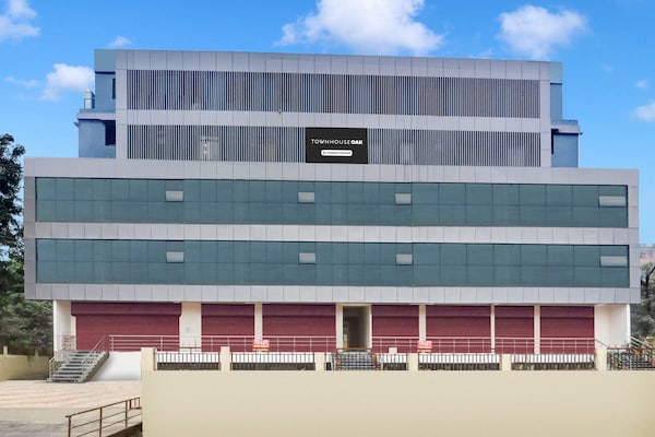 Super Townhouse Oak Sarusajai Stadium - Guwahati