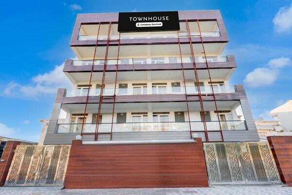 Super Townhouse Sector 1 Manesar - Delhi