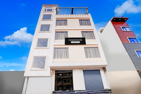 Super Townhouse Lahartara Railway Bridge Near Bus Stop - Varanasi
