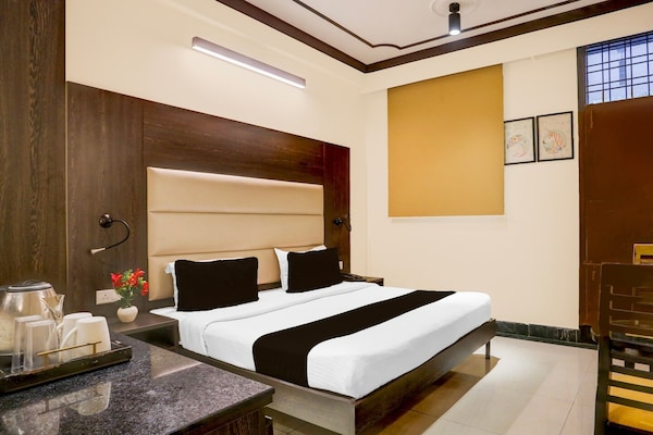 Super Townhouse Sushant Lok Phase 1 Formerly Hotel Neven - Gurugram
