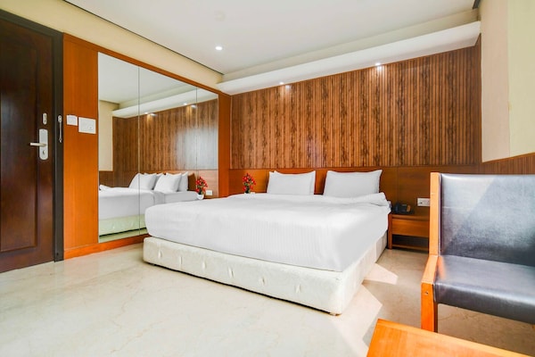 Super Townhouse Sapphire Star Chappan Market - Indore