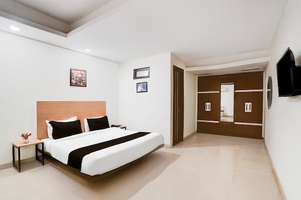 Townhouse Patparganj Near Max Super Speciality Hospital - Ghaziabad