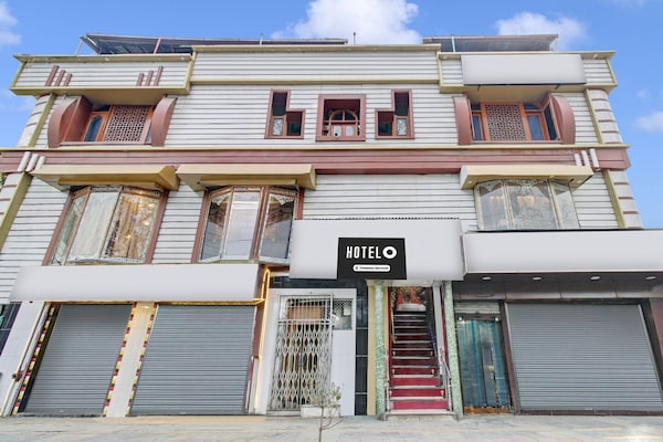 Hotel O Residency Road Srinagar - Srinagar