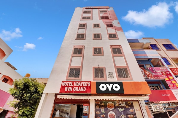 Super Hotel O Karakambadi Near Alipiri Formerly Bvn Grand - 蒂魯帕蒂