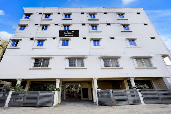 Super  Collection O Tirumala Road Near Alipiri - Tirupati