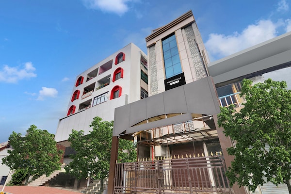 Super Townhouse Kankarbagh Formerly Kunwar Alcajars-2 - Patna