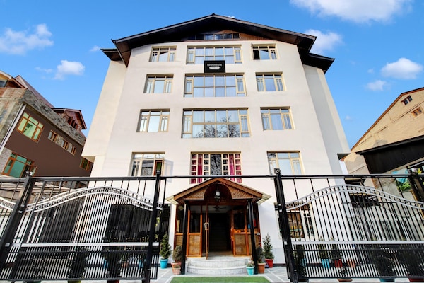 Townhouse Rajbagh Formerly Hotel Modern-1 - Srinagar