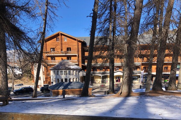 Adonis Valberg Studio - Valberg