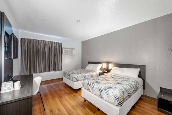 2 Full Beds  Micfridge - Branford, CT