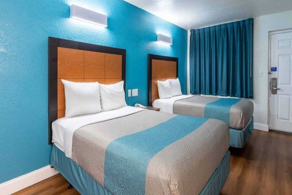 2 Full Beds  Smoking Micfridge - North Little Rock, AR