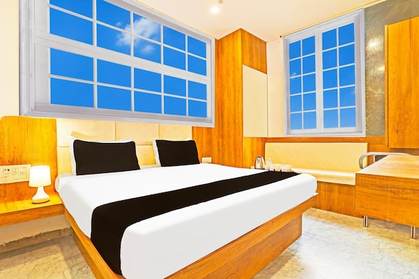 Super Collection O Adajan Formerly Hotel Western Inn - Surat
