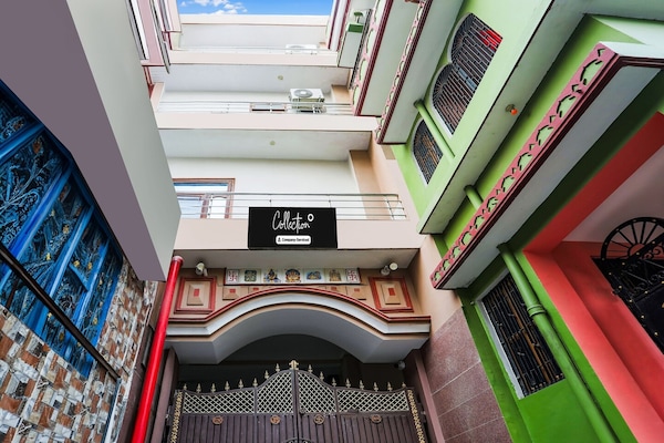 Super Collection O Jagannath Mandir Road Formerly Paradise Residency - Waranasi