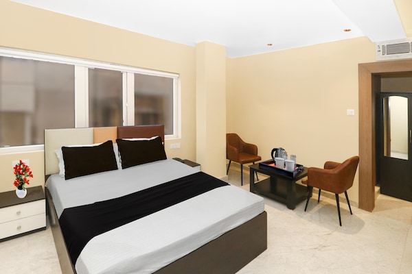 Super Collection O Ranchi Station Near Rajendra Chowk Formerly Bodhraj Paradise - Ranchi