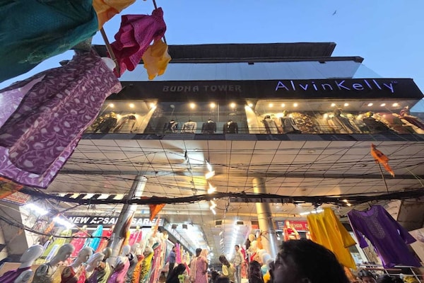 Super Collection O Sector 18 Metro Station - Noida