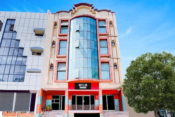 Hotel O Hussainganj Near Vidhansabha - Lucknow