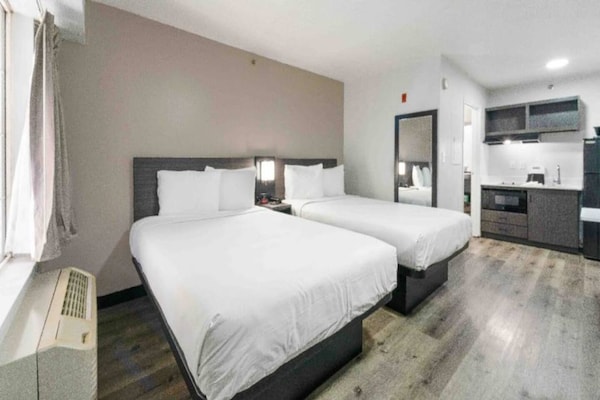 2 Queen Beds  Deluxe Non-smoking - Decatur, GA