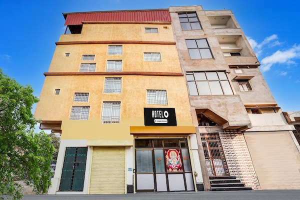 Super Hotel O Bhaisthan Near Railway Station Formerly Hotel Convivial Star - Raipur