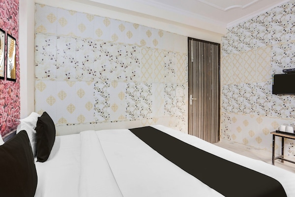 Super Hotel O Chhatarpur Formerly Royal Galaxy - Delhi